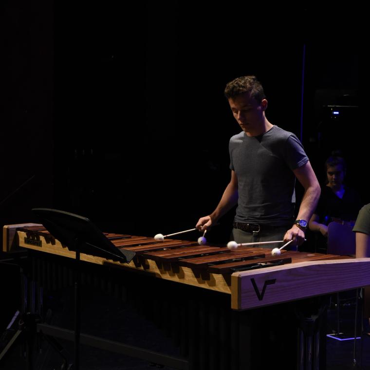 Het slagwerk is een ganse verzameling instrumenten die bespeeld worden ...